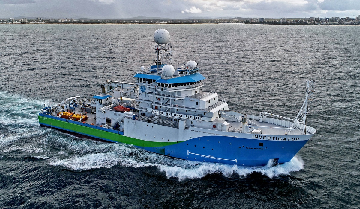 Sustained monitoring of the EAC: mass, heat and freshwater transports ...