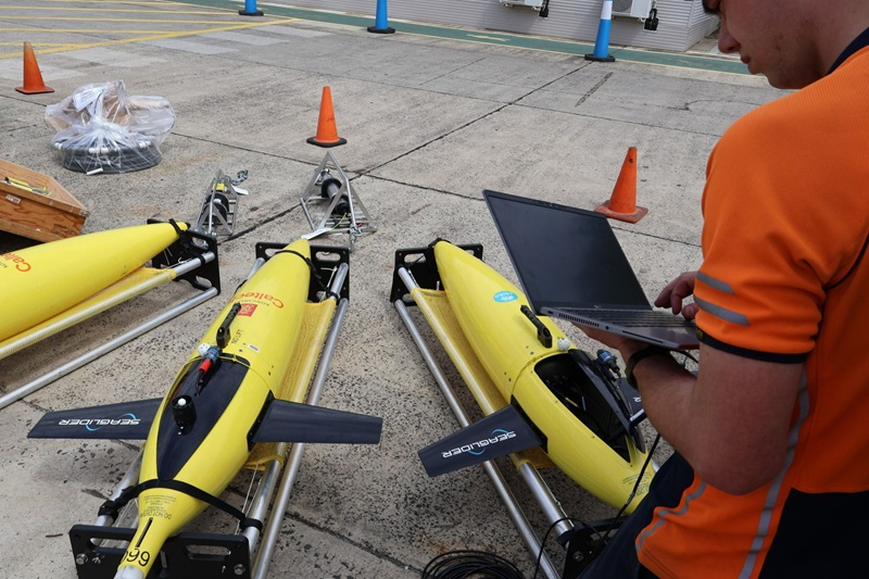Piloting underwater gliders into the heart of Earth's strongest current ...